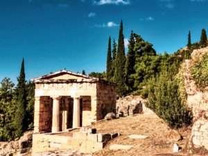 Finding the Oracle in Delphi - Fitting in Adventure